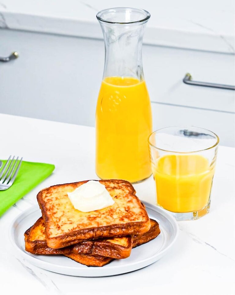 Pain doré à l'orange avec crème fouettée infusée à l'orange | FDOC Jus ...